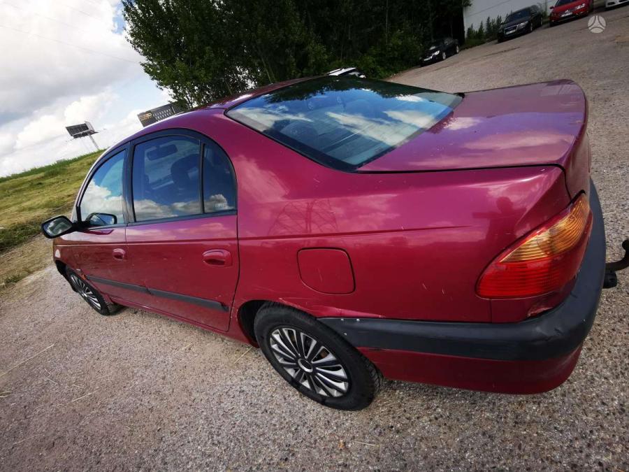 Красный Тойота Авенсис 1999 в Каунас, объемом двигателя 1.98 л и пробегом 310 тыс. км за 999 €, фото 7 на AUTOMOTO.COM.LV