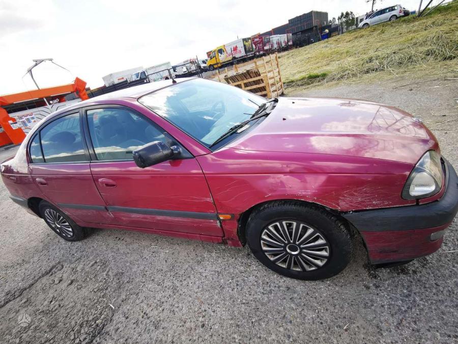 Красный Тойота Авенсис 1999 в Каунас, объемом двигателя 1.98 л и пробегом 310 тыс. км за 999 €, фото 11 на AUTOMOTO.COM.LV