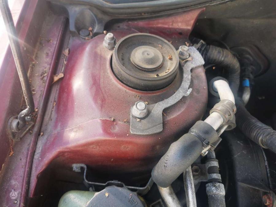 Красный Тойота Авенсис 1999 в Каунас, объемом двигателя 1.98 л и пробегом 310 тыс. км за 999 €, фото 19 на AUTOMOTO.COM.LV