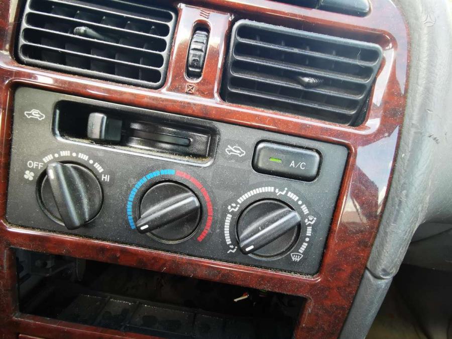 Красный Тойота Авенсис 1999 в Каунас, объемом двигателя 1.98 л и пробегом 310 тыс. км за 999 €, фото 22 на AUTOMOTO.COM.LV