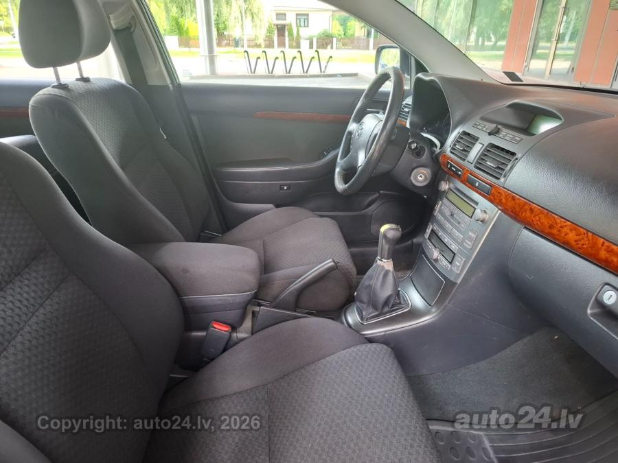 Красный Тойота Авенсис 2003 в Таллин, объемом двигателя 2.00 л и пробегом 380 тыс. км за 499 €, фото 4 на AUTOMOTO.COM.LV