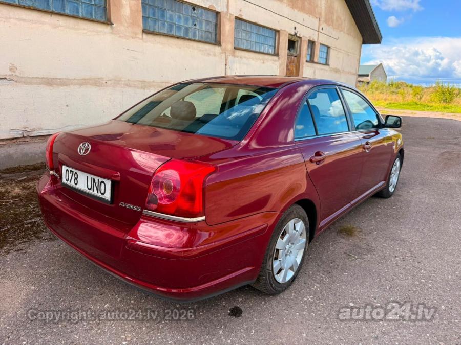 Красный Тойота Авенсис 2003 в Тарту, объемом двигателя 1.60 л и пробегом 0 тыс. км за 1400 €, фото 4 на AUTOMOTO.COM.LV