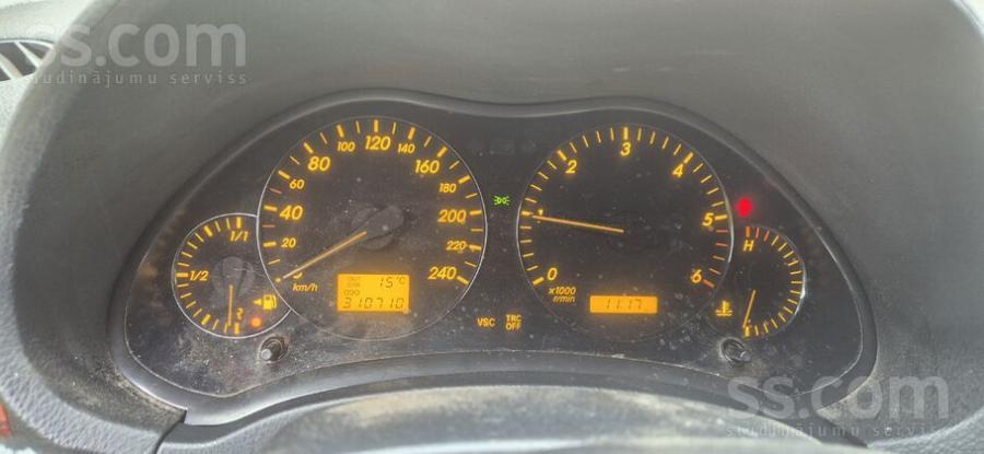 Красный Тойота Авенсис 2004 в Резекне, объемом двигателя 2.00 л и пробегом 310 тыс. км за 2050 €, фото 5 на AUTOMOTO.COM.LV