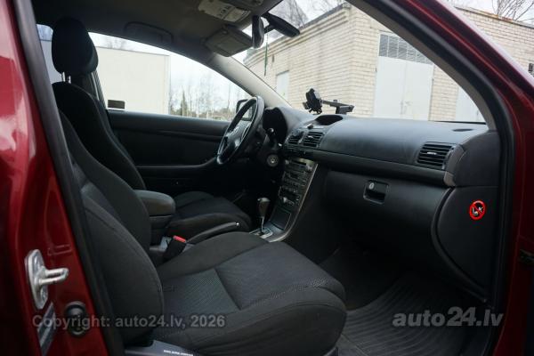 Sarkans Toyota Avensis 2005 Tallina, ar dzinēja tilpumu 2.00 L un nobraukumu 199 tūkst. km par 2990 €, foto 8 vietnē AUTOMOTO.COM.LV