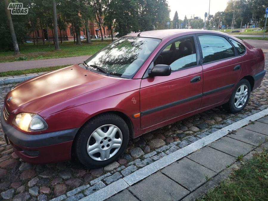 Sarkans Toyota Avensis 2005 Kauņa, ar dzinēja tilpumu 1.80 L un nobraukumu 317 tūkst. km par 1100 €, foto 1 vietnē AUTOMOTO.COM.LV