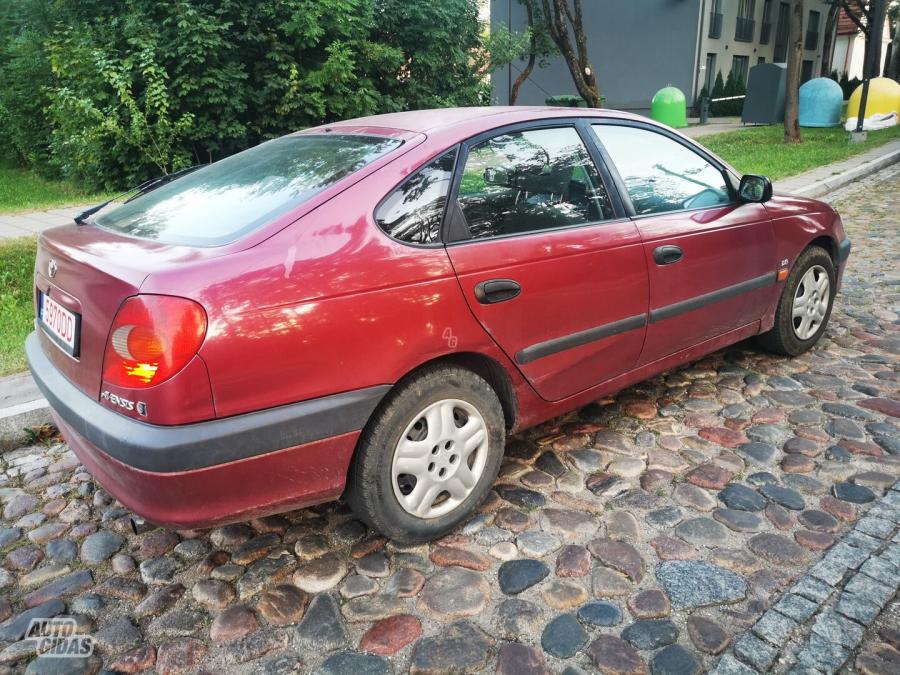 Sarkans Toyota Avensis 2005 Kauņa, ar dzinēja tilpumu 1.80 L un nobraukumu 317 tūkst. km par 1100 €, foto 5 vietnē AUTOMOTO.COM.LV