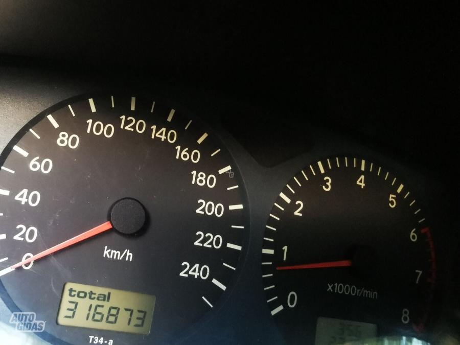 Sarkans Toyota Avensis 2005 Kauņa, ar dzinēja tilpumu 1.80 L un nobraukumu 317 tūkst. km par 1100 €, foto 11 vietnē AUTOMOTO.COM.LV