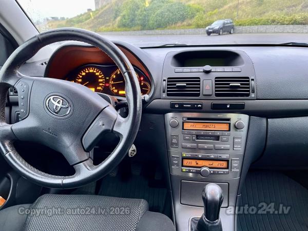 Красный Тойота Авенсис 2005 в Таллин, объемом двигателя 2.00 л и пробегом 227 тыс. км за 1690 €, фото 5 на AUTOMOTO.COM.LV