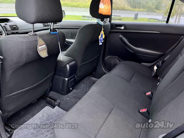 Красный Тойота Авенсис 2005 в Таллин, объемом двигателя 2.00 л и пробегом 227 тыс. км за 1690 €, фото 7 на AUTOMOTO.COM.LV