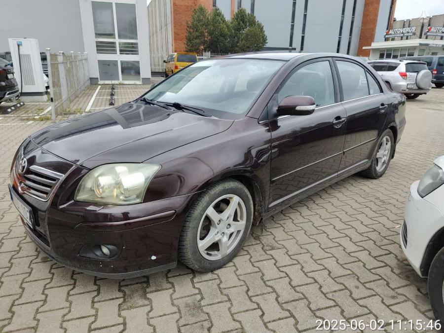 Red Toyota Avensis 2006 in Kaunas, with an engine capacity of 2.23 L and mileage of 210 thousand km for 1800 €, photo 2 on AUTOMOTO.COM.LV
