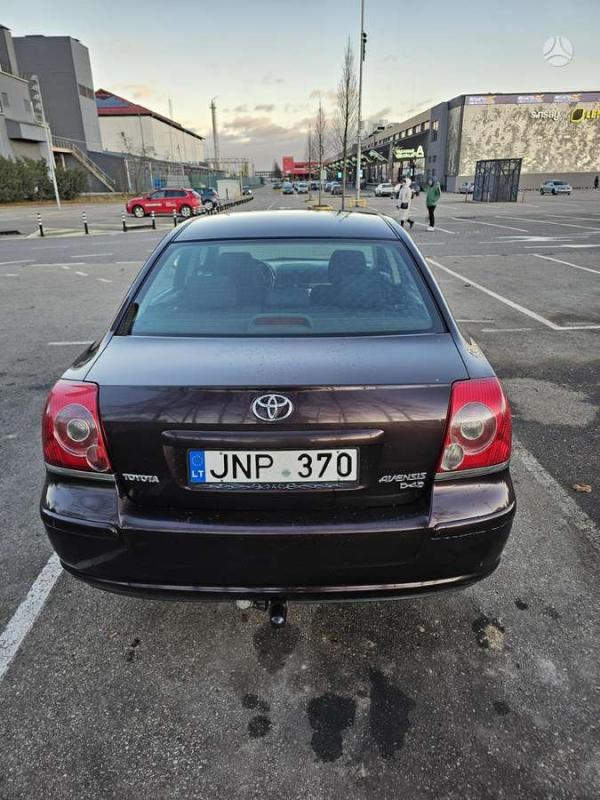 Sarkans Toyota Avensis 2006 Kauņa, ar dzinēja tilpumu 1.99 L un nobraukumu 392 tūkst. km par 1800 €, foto 3 vietnē AUTOMOTO.COM.LV