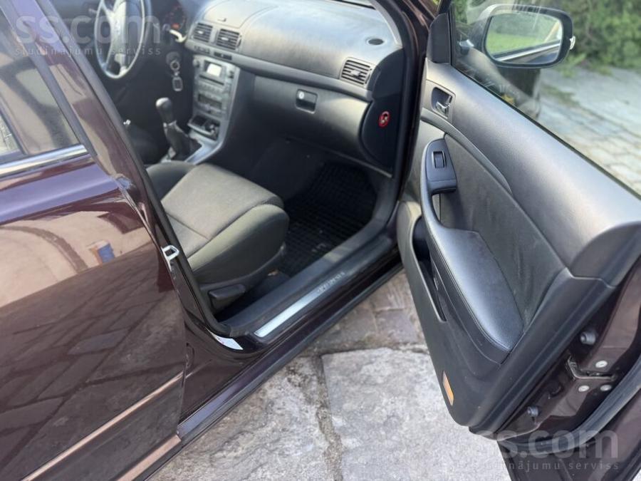 Sarkans Toyota Avensis 2006 Rīga, ar dzinēja tilpumu 2.00 L un nobraukumu 178 tūkst. km par 1850 €, foto 15 vietnē AUTOMOTO.COM.LV