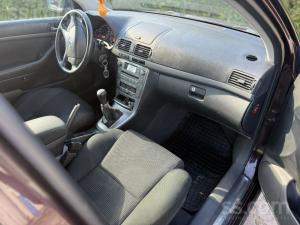 Sarkans Toyota Avensis 2006 Rīga, ar dzinēja tilpumu 2.00 L un nobraukumu 178 tūkst. km par 1850 €, foto 24 vietnē AUTOMOTO.COM.LV