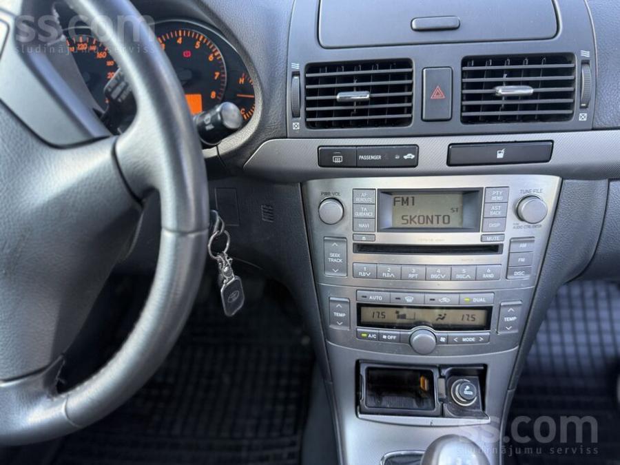 Sarkans Toyota Avensis 2006 Rīga, ar dzinēja tilpumu 2.00 L un nobraukumu 178 tūkst. km par 1850 €, foto 32 vietnē AUTOMOTO.COM.LV