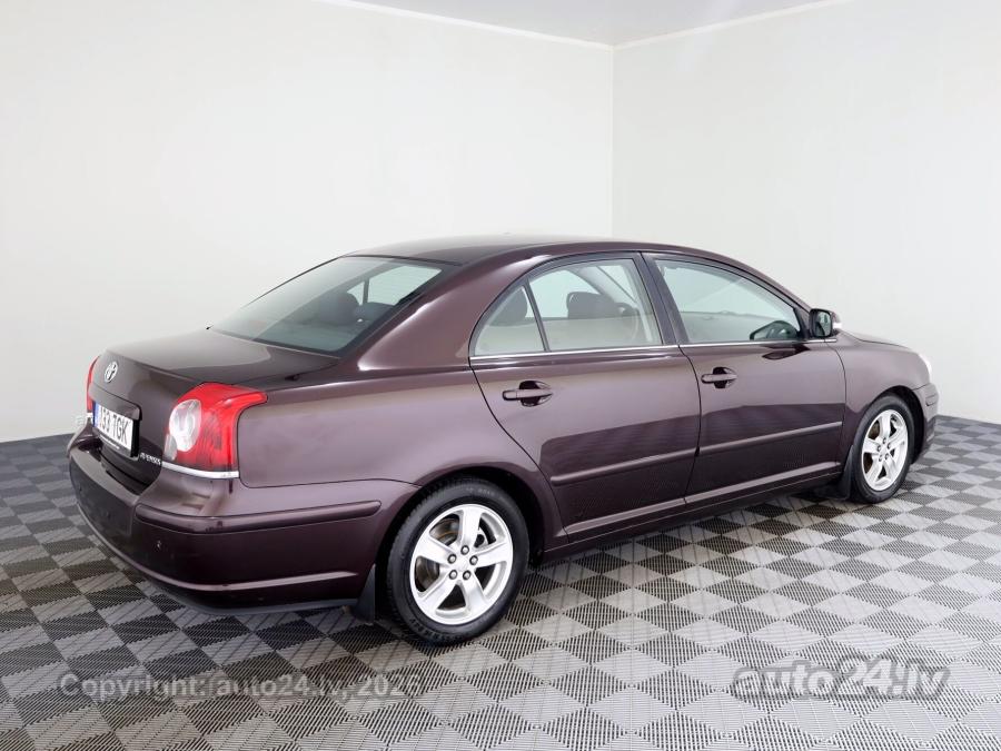Красный Тойота Авенсис 2006 в Таллин, объемом двигателя 1.80 л и пробегом 164 тыс. км за 3499 €, фото 4 на AUTOMOTO.COM.LV