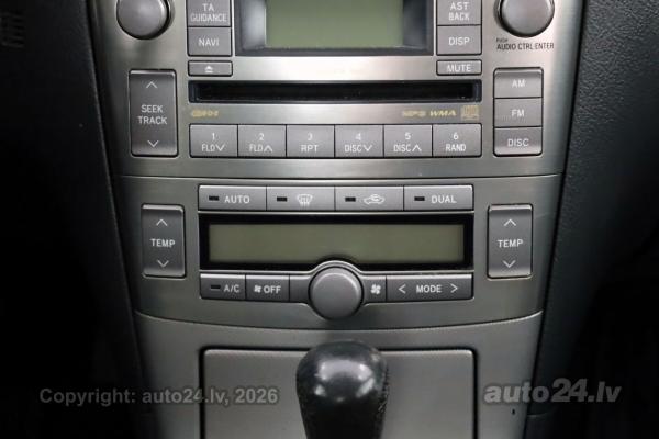 Sarkans Toyota Avensis 2006 Tallina, ar dzinēja tilpumu 1.80 L un nobraukumu 164 tūkst. km par 3499 €, foto 8 vietnē AUTOMOTO.COM.LV