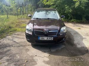 Sarkans Toyota Avensis 2007 Tallina, ar dzinēja tilpumu 2.00 L un nobraukumu 220 tūkst. km par 900 €, foto  vietnē AUTOMOTO.COM.LV