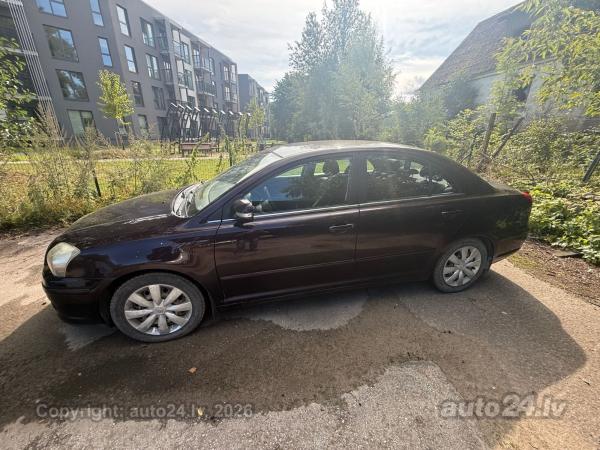 Красный Тойота Авенсис 2007 в Таллин, объемом двигателя 2.00 л и пробегом 220 тыс. км за 900 €, фото 2 на AUTOMOTO.COM.LV