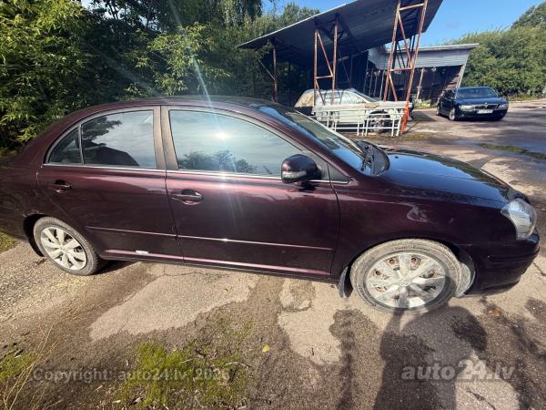 Красный Тойота Авенсис 2007 в Таллин, объемом двигателя 2.00 л и пробегом 220 тыс. км за 900 €, фото 3 на AUTOMOTO.COM.LV