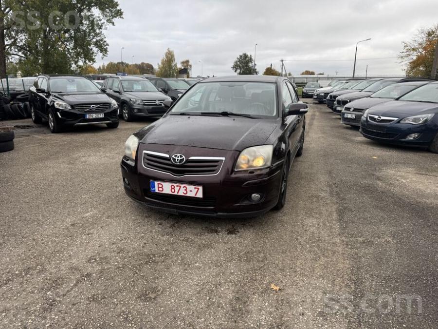 Красный Тойота Авенсис 2007 в Цесис, объемом двигателя 2.00 л и пробегом 0 тыс. км за 1400 €, фото 1 на AUTOMOTO.COM.LV