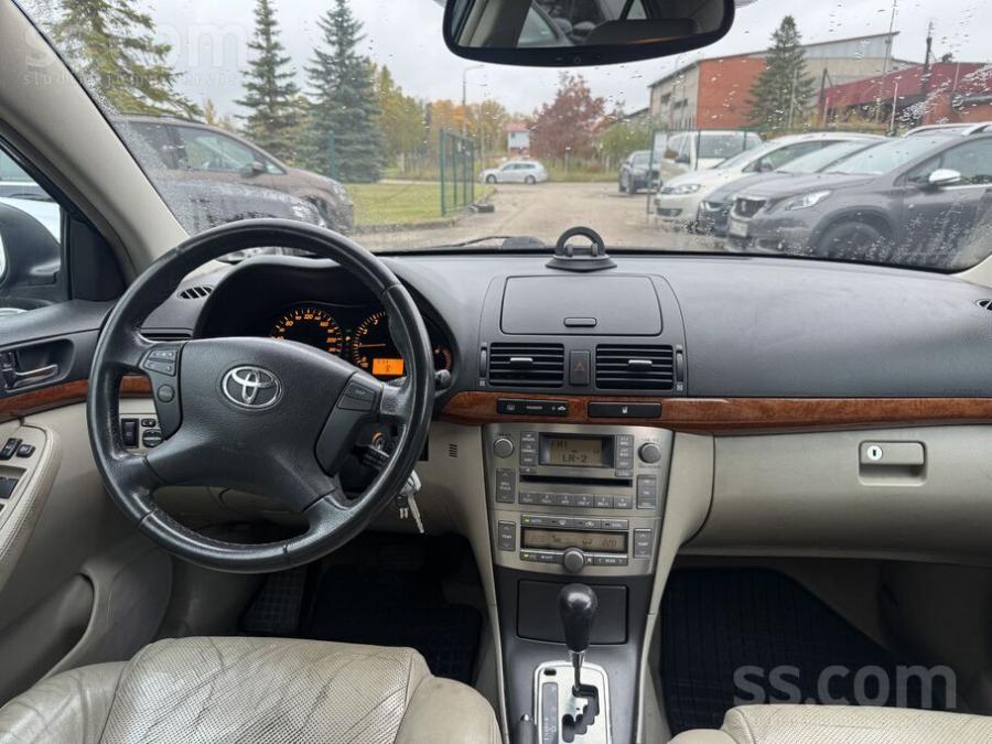 Красный Тойота Авенсис 2007 в Цесис, объемом двигателя 2.00 л и пробегом 0 тыс. км за 1400 €, фото 7 на AUTOMOTO.COM.LV