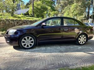 Красный Тойота Авенсис 2008 в Рига, объемом двигателя 2.40 л и пробегом 273 тыс. км за 2600 €, фото  на AUTOMOTO.COM.LV