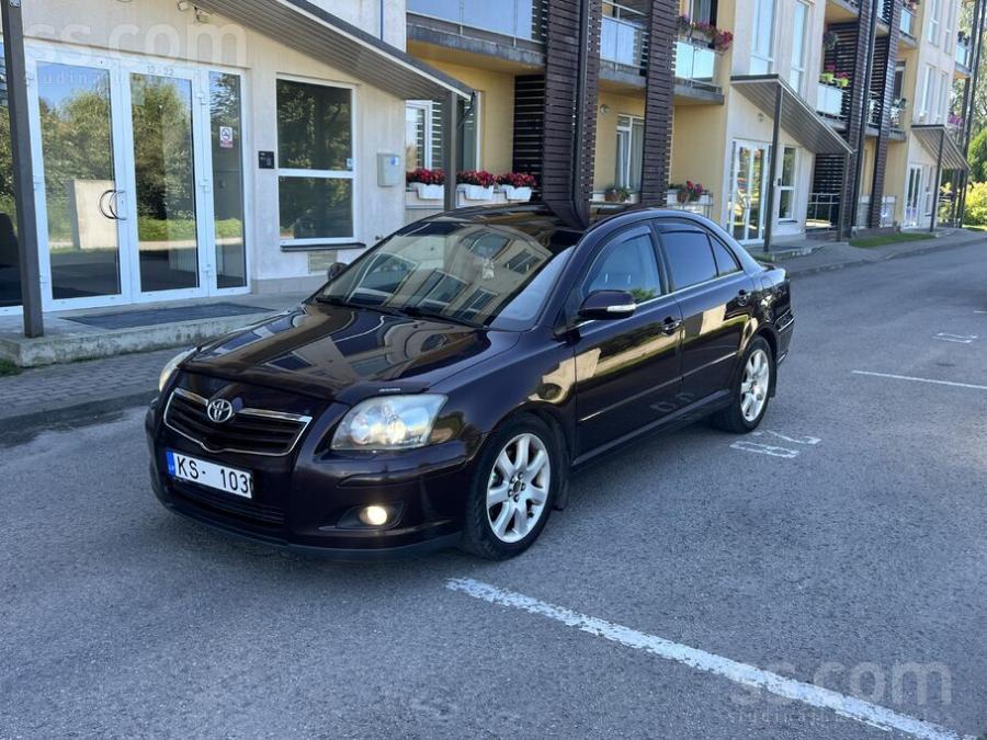 Красный Тойота Авенсис 2008 в Рига, объемом двигателя 2.00 л и пробегом 390 тыс. км за 2300 €, фото 1 на AUTOMOTO.COM.LV
