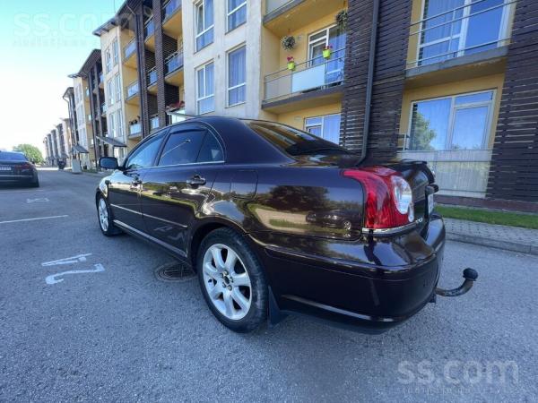 Sarkans Toyota Avensis 2008 Rīga, ar dzinēja tilpumu 2.00 L un nobraukumu 390 tūkst. km par 2300 €, foto 5 vietnē AUTOMOTO.COM.LV