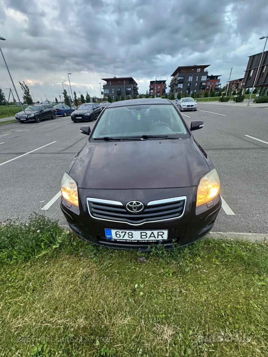 Красный Тойота Авенсис 2008 в Таллин, объемом двигателя 2.00 л и пробегом 450 тыс. км за 1200 €, фото 1 на AUTOMOTO.COM.LV