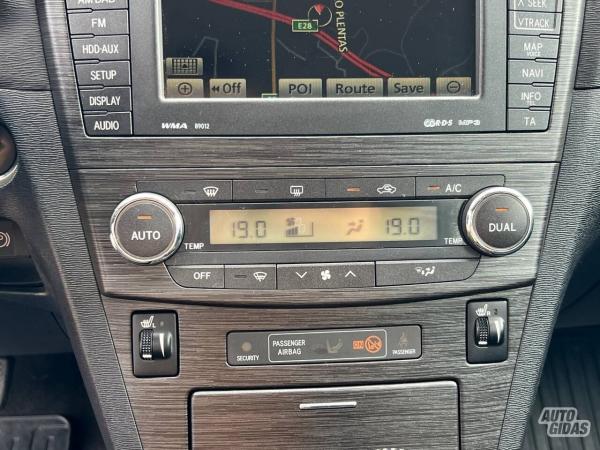 Sarkans Toyota Avensis 2009 Viļņa, ar dzinēja tilpumu 2.20 L un nobraukumu 160 tūkst. km par 4700 €, foto 7 vietnē AUTOMOTO.COM.LV