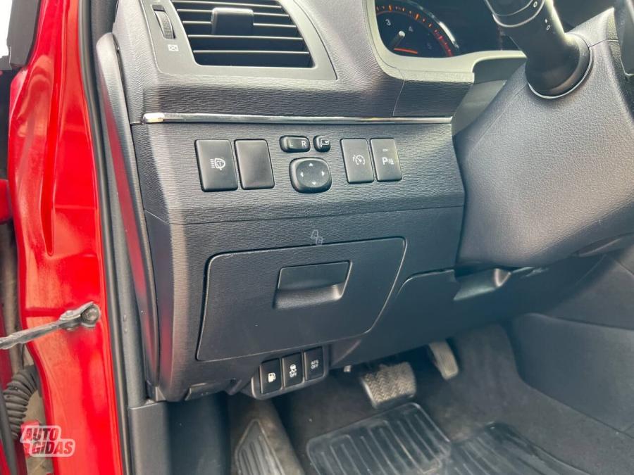 Red Toyota Avensis 2009 in Vilnius, with an engine capacity of 2.20 L and mileage of 160 thousand km for 4700 €, photo 9 on AUTOMOTO.COM.LV