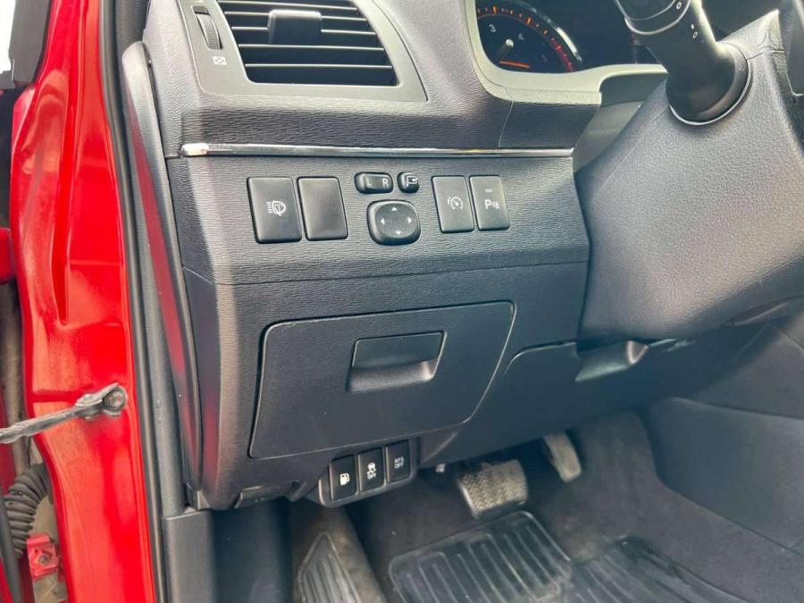 Red Toyota Avensis 2009 in Vilnius, with an engine capacity of 2.23 L and mileage of 160 thousand km for 3300 €, photo 14 on AUTOMOTO.COM.LV