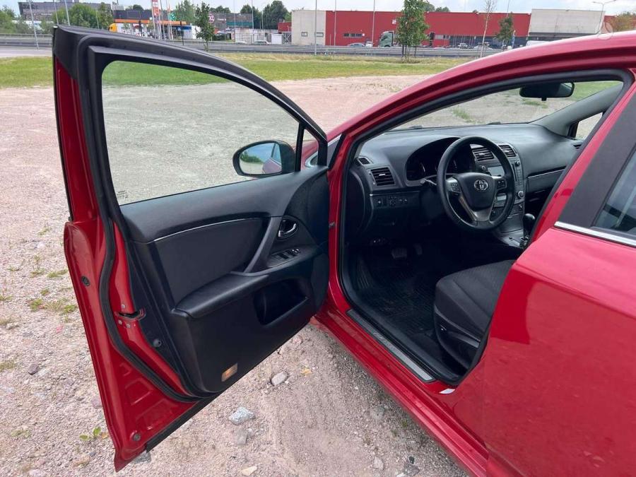 Red Toyota Avensis 2009 in Vilnius, with an engine capacity of 2.23 L and mileage of 160 thousand km for 3300 €, photo 16 on AUTOMOTO.COM.LV