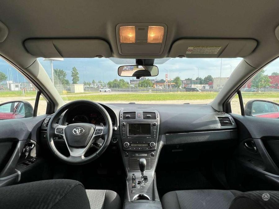 Red Toyota Avensis 2009 in Vilnius, with an engine capacity of 2.23 L and mileage of 160 thousand km for 3300 €, photo 17 on AUTOMOTO.COM.LV