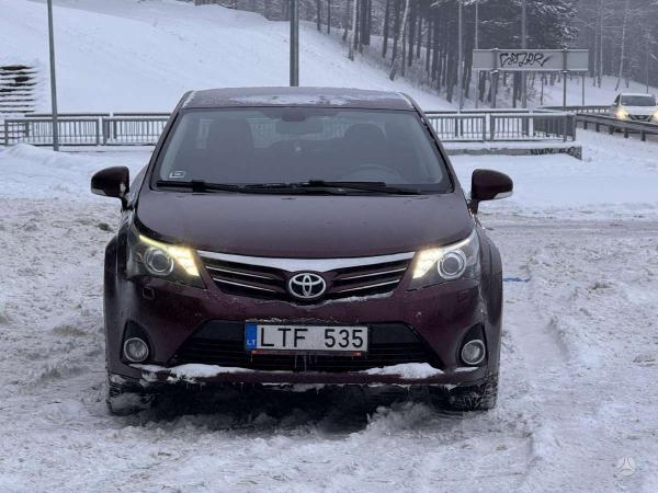 Sarkans Toyota Avensis 2012 Viļņa, ar dzinēja tilpumu 1.99 L un nobraukumu 210 tūkst. km par 5750 €, foto 2 vietnē AUTOMOTO.COM.LV