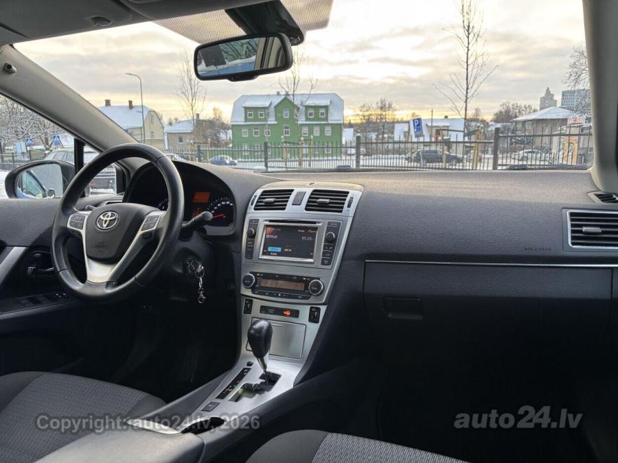 Sarkans Toyota Avensis 2012 Tartu, ar dzinēja tilpumu 1.80 L un nobraukumu 255 tūkst. km par 6000 €, foto 5 vietnē AUTOMOTO.COM.LV