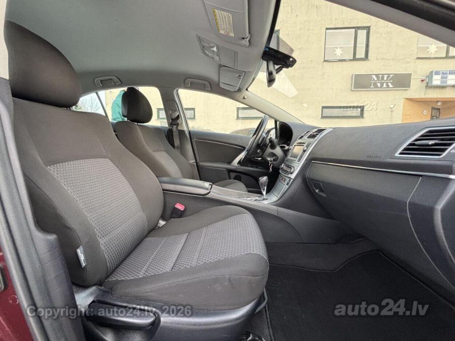 Sarkans Toyota Avensis 2012 Tartu, ar dzinēja tilpumu 1.80 L un nobraukumu 255 tūkst. km par 6000 €, foto 6 vietnē AUTOMOTO.COM.LV