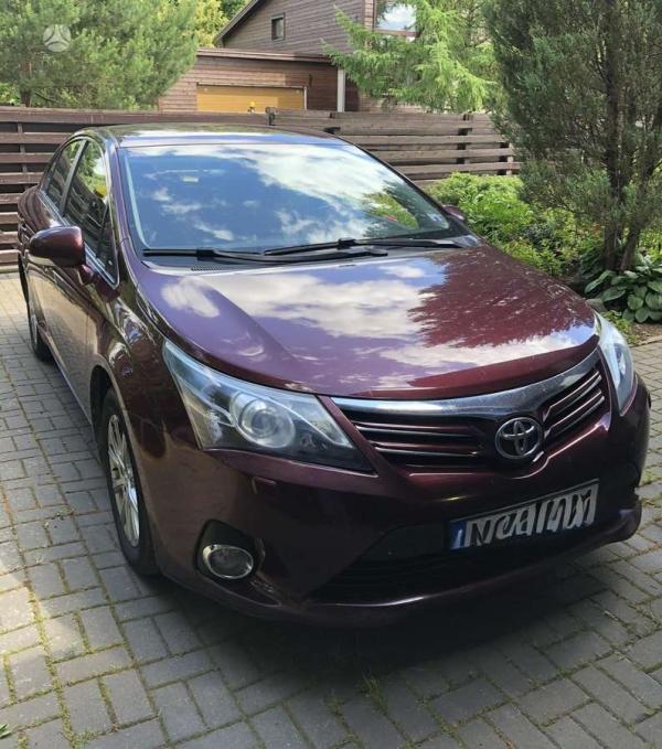 Sarkans Toyota Avensis 2012 Viļņa, ar dzinēja tilpumu 1.80 L un nobraukumu 251 tūkst. km par 5300 €, foto 1 vietnē AUTOMOTO.COM.LV