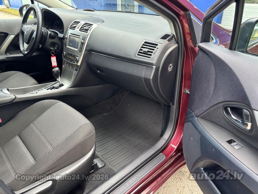 Красный Тойота Авенсис 2012 в Пайде, объемом двигателя 1.80 л и пробегом 148 тыс. км за 6690 €, фото 10 на AUTOMOTO.COM.LV