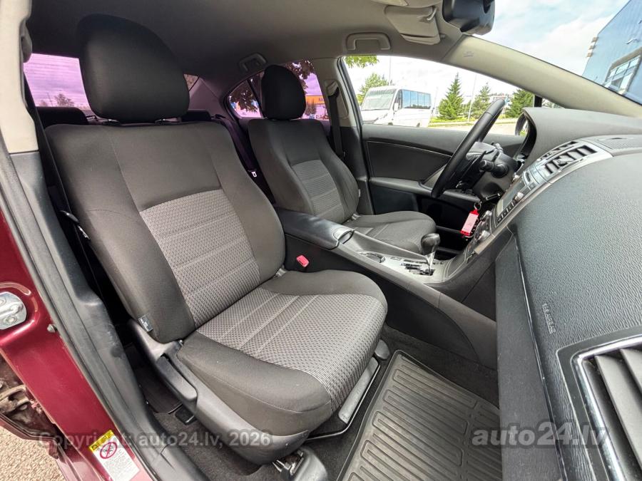 Красный Тойота Авенсис 2012 в Пайде, объемом двигателя 1.80 л и пробегом 148 тыс. км за 6690 €, фото 11 на AUTOMOTO.COM.LV