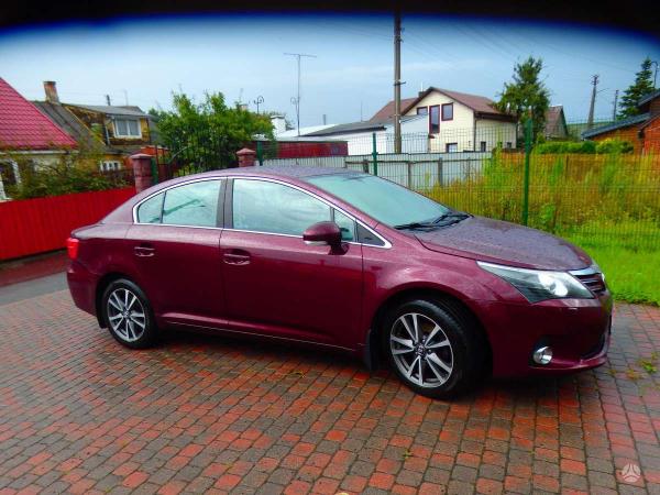 Toyota Avensis 2012 Kauņa vietnē Sarkans Toyota Avensis 2012 Kauņa, ar dzinēja tilpumu 1.80 L un nobraukumu 200 tūkst. km par 5300 €, foto 3 vietnē AUTOMOTO.COM.LV