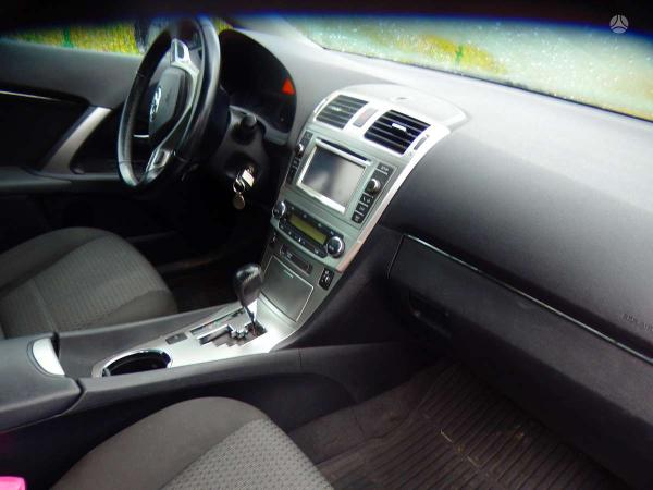 Toyota Avensis 2012 Kauņa vietnē Sarkans Toyota Avensis 2012 Kauņa, ar dzinēja tilpumu 1.80 L un nobraukumu 200 tūkst. km par 5300 €, foto 4 vietnē AUTOMOTO.COM.LV