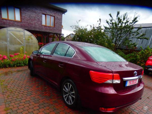 Toyota Avensis 2012 Kauņa vietnē Sarkans Toyota Avensis 2012 Kauņa, ar dzinēja tilpumu 1.80 L un nobraukumu 200 tūkst. km par 5300 €, foto 6 vietnē AUTOMOTO.COM.LV