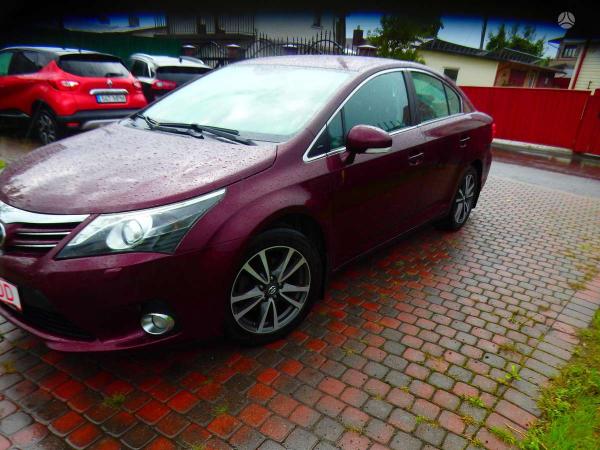 Toyota Avensis 2012 Kauņa vietnē Sarkans Toyota Avensis 2012 Kauņa, ar dzinēja tilpumu 1.80 L un nobraukumu 200 tūkst. km par 5300 €, foto 7 vietnē AUTOMOTO.COM.LV