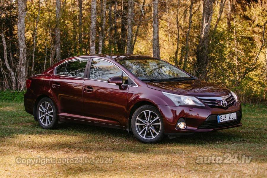 Красный Тойота Авенсис 2013 в Таллин, объемом двигателя 2.00 л и пробегом 270 тыс. км за 6000 €, фото 1 на AUTOMOTO.COM.LV