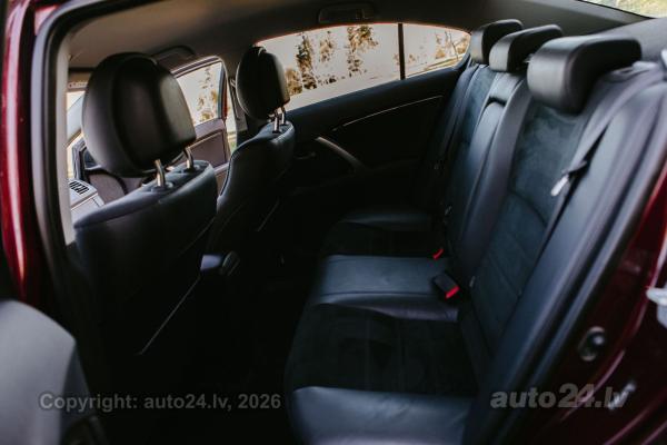 Red Toyota Avensis 2013 in Tallinn, with an engine capacity of 2.00 L and mileage of 270 thousand km for 6000 €, photo 4 on AUTOMOTO.COM.LV