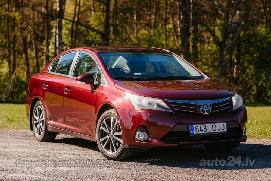 Красный Тойота Авенсис 2013 в Таллин, объемом двигателя 2.00 л и пробегом 270 тыс. км за 6000 €, фото 17 на AUTOMOTO.COM.LV