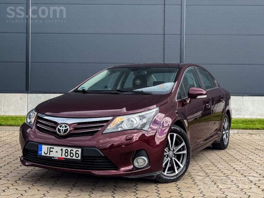 Red Toyota Avensis 2013 in Riga, with an engine capacity of 2.20 L and mileage of 314 thousand km for 5490 €, photo 1 on AUTOMOTO.COM.LV