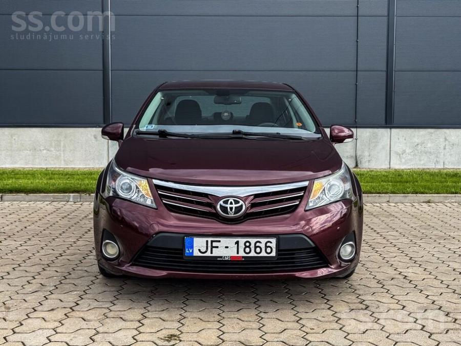 Red Toyota Avensis 2013 in Riga, with an engine capacity of 2.20 L and mileage of 314 thousand km for 5490 €, photo 3 on AUTOMOTO.COM.LV