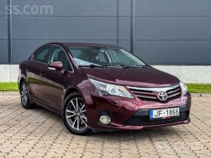 Red Toyota Avensis 2013 in Riga, with an engine capacity of 2.20 L and mileage of 314 thousand km for 5490 €, photo 4 on AUTOMOTO.COM.LV